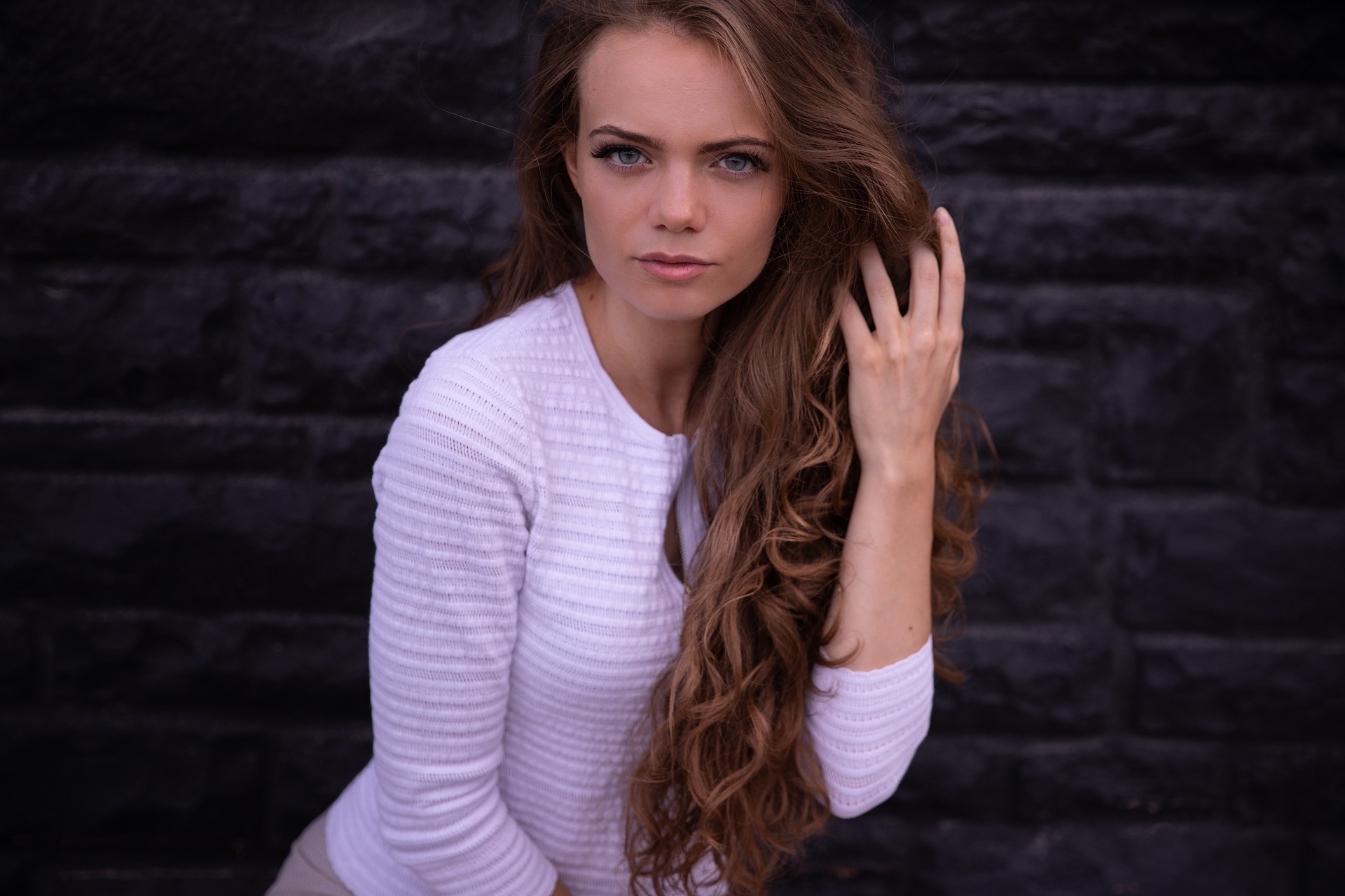 Guide to Dating and Marrying Charming British Brides